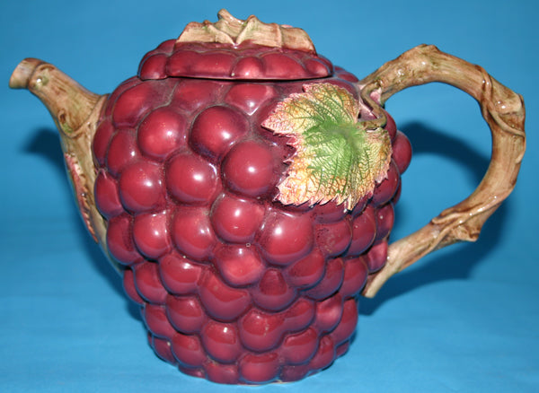 Bunch of Grapes teapot – TeapotWorld